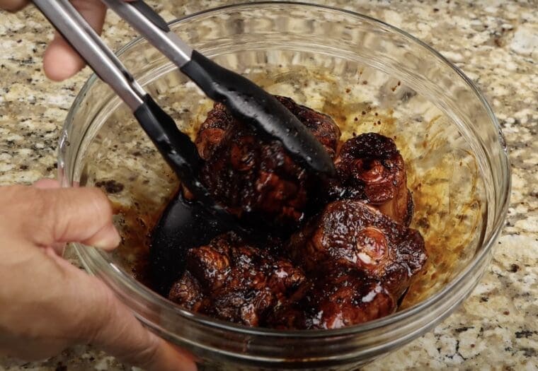 Southern Slow Cooker OxtailsOxtails Recipe - From The Queen of Soul ...